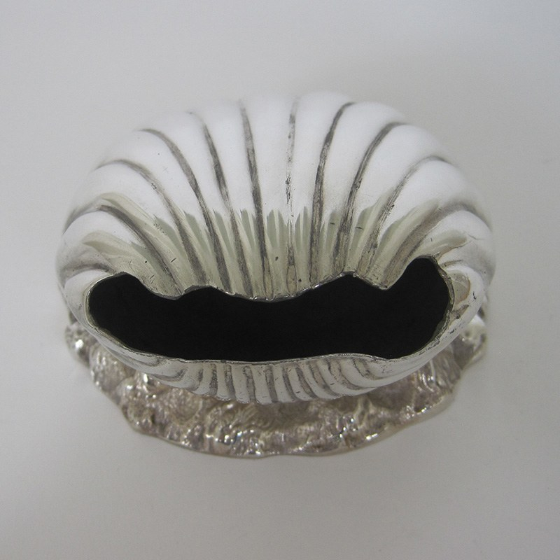 Art Nouveau Style Goldsmiths and Silversmiths Circular Silver Frame